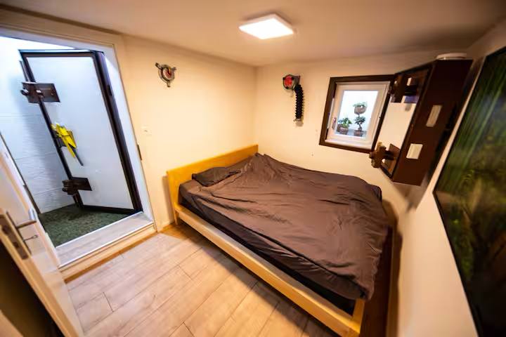 TrenchBnB | Based Stays for Degens